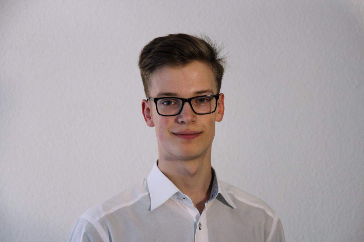 Über mich - Blank Informatik